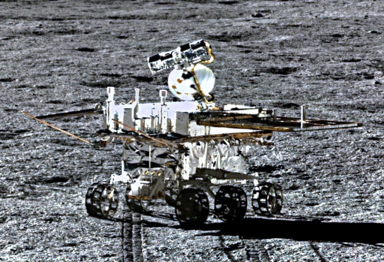 Kineski rover Yutu-2 proučavat će misteriozni kockasti objekat na ...